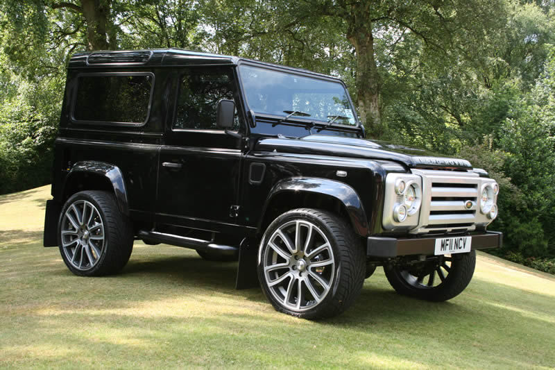 LAND ROVER DEFENDER HEATED WINDSCREEN & WIRING KIT - YTW Windscreens